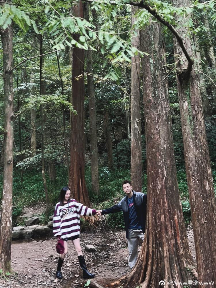 Zhao Jiwei's wife posted photos of traveling with her husband. Netizens ...